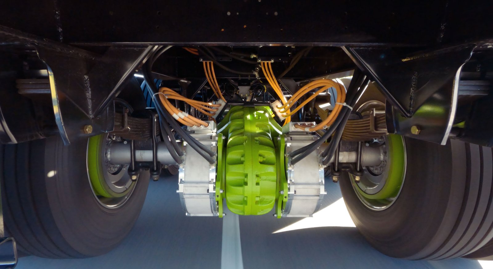 Suspensys inaugura unidade para tecnologias de eletromobilidade